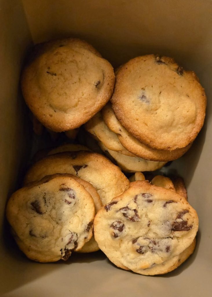 Mom’s Chocolate Chip Cookies – Eva Cook
